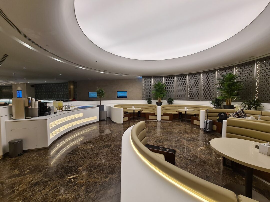 The Impressive Saudi Airlines AlFursan Lounge Jeddah Airport